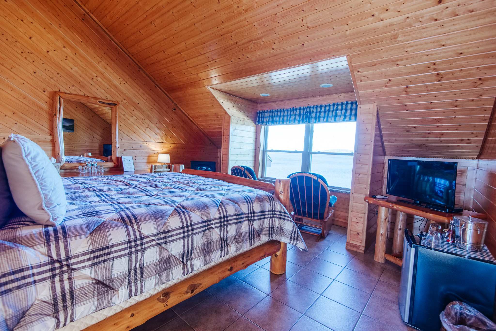 Suites – 5 Lakes Lodge Millinocket Maine